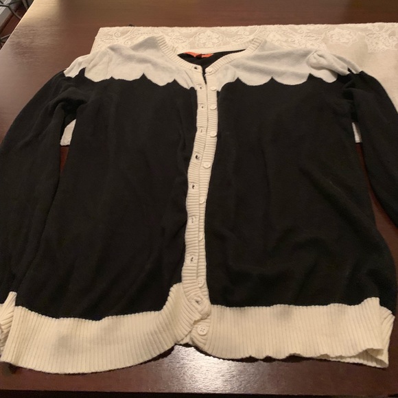 Modcloth | Sweaters | Modcloth Scalloped Cardigan | Poshmark